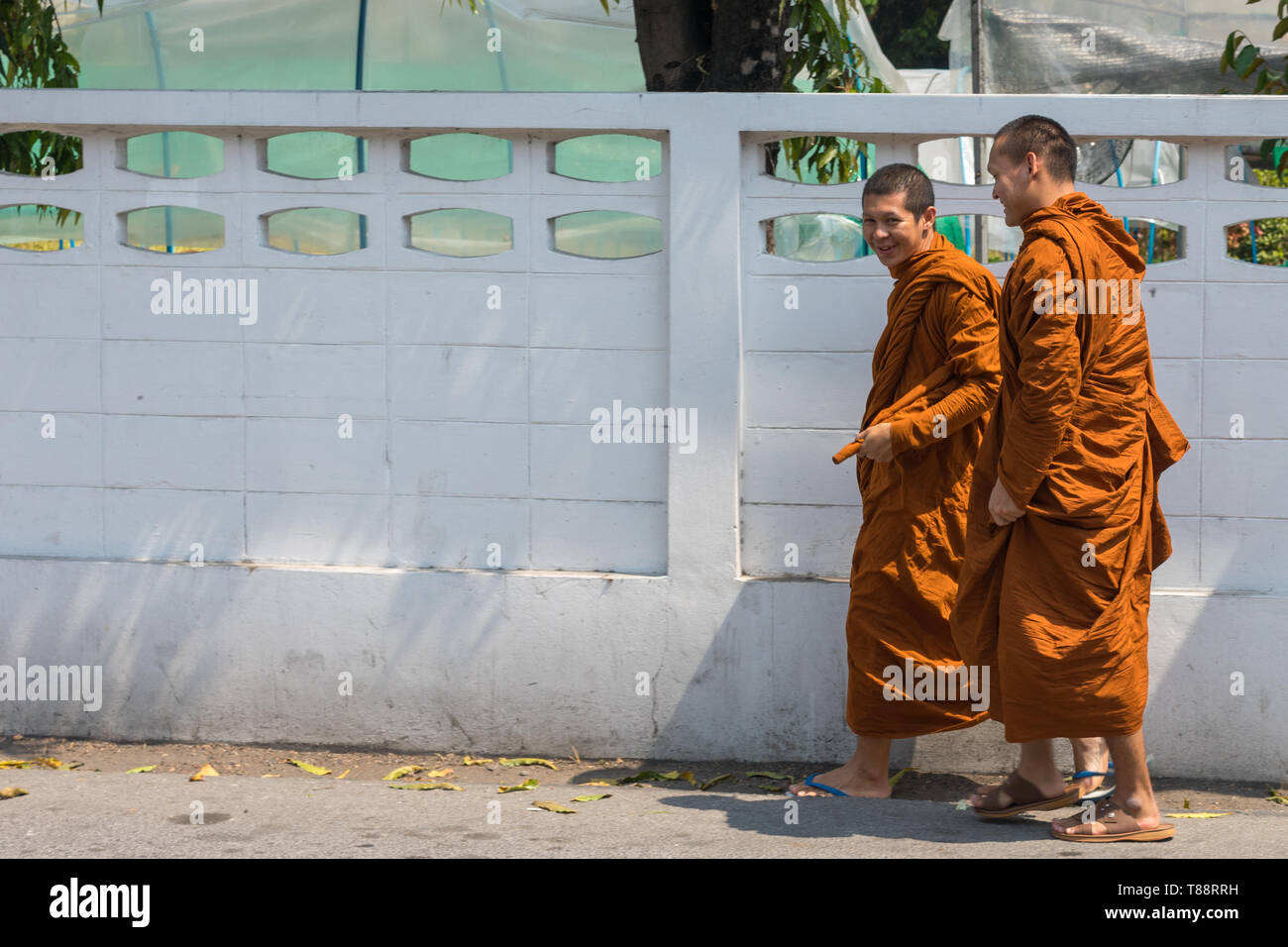 Southeast asia monks hi-res stock photography and images - Alamy