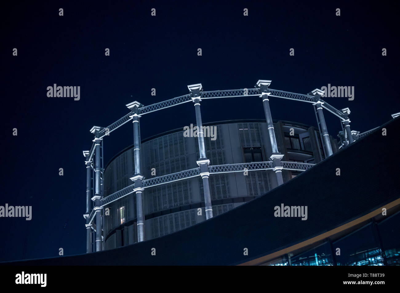 Coal drops yard at night hi-res stock photography and images - Alamy