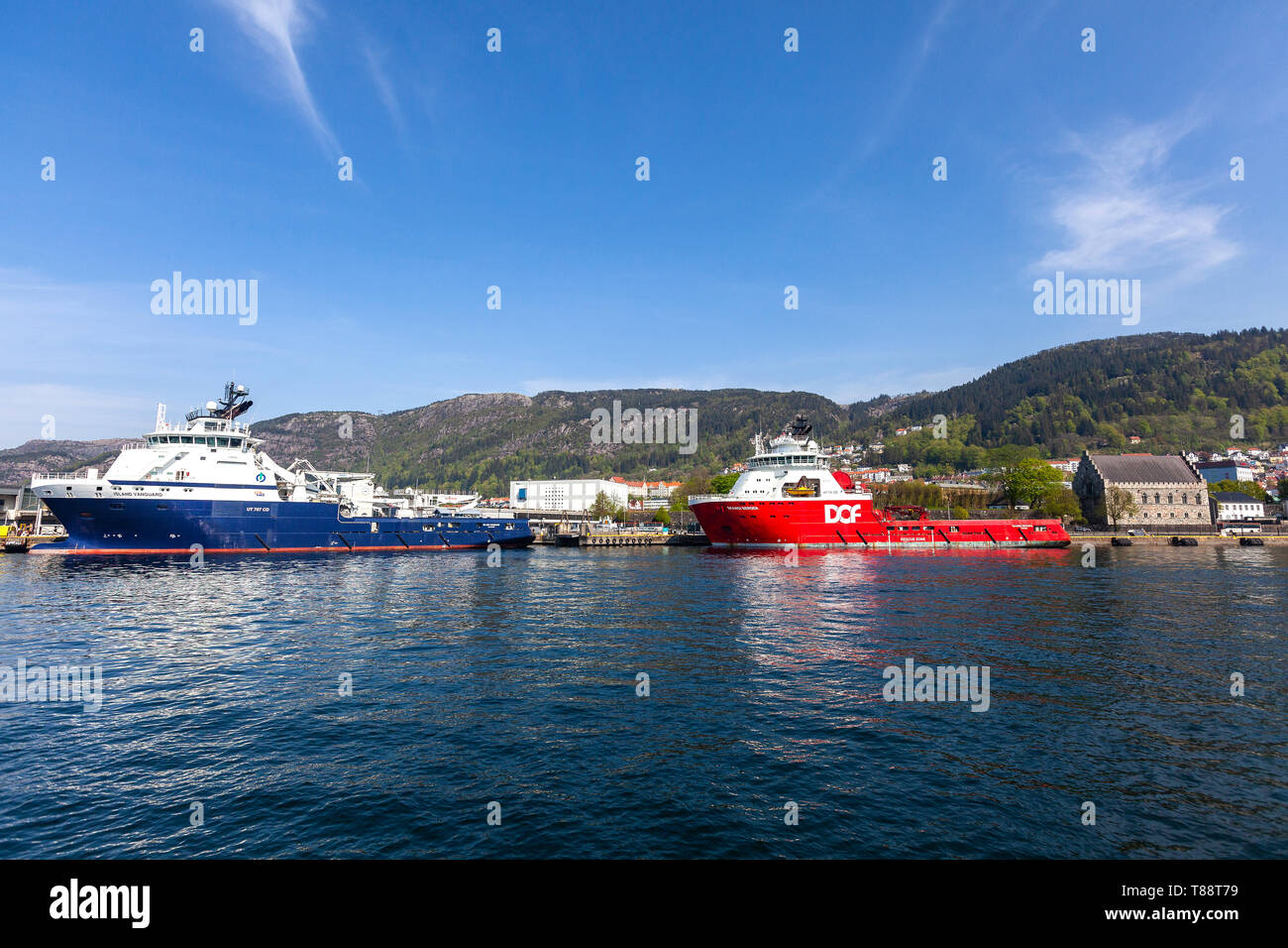 Offshore AHTS subsea installation supply vessel Island Vanguard and ...