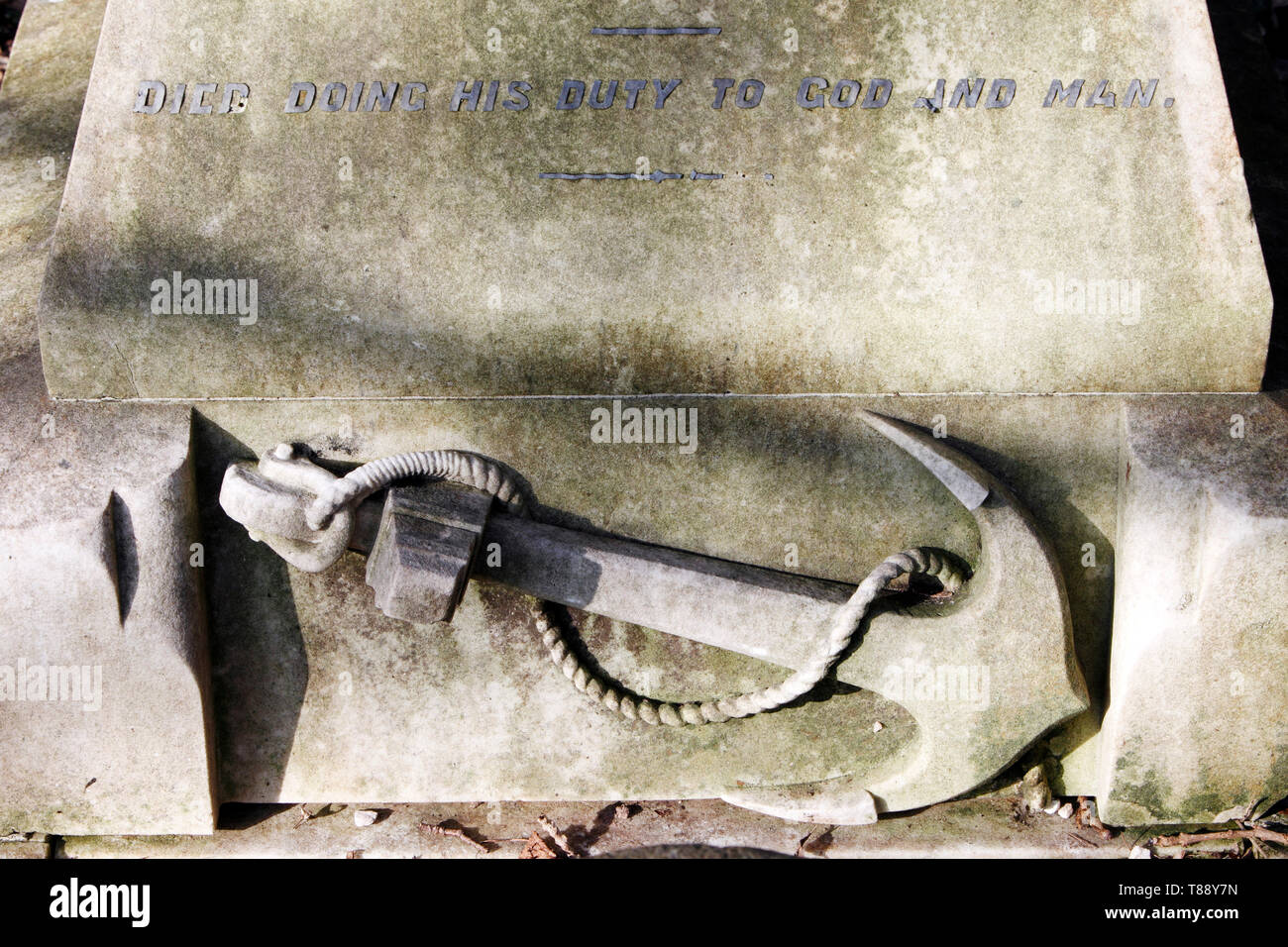 Nautical grave marker, Anchor and chain Stock Photo - Alamy