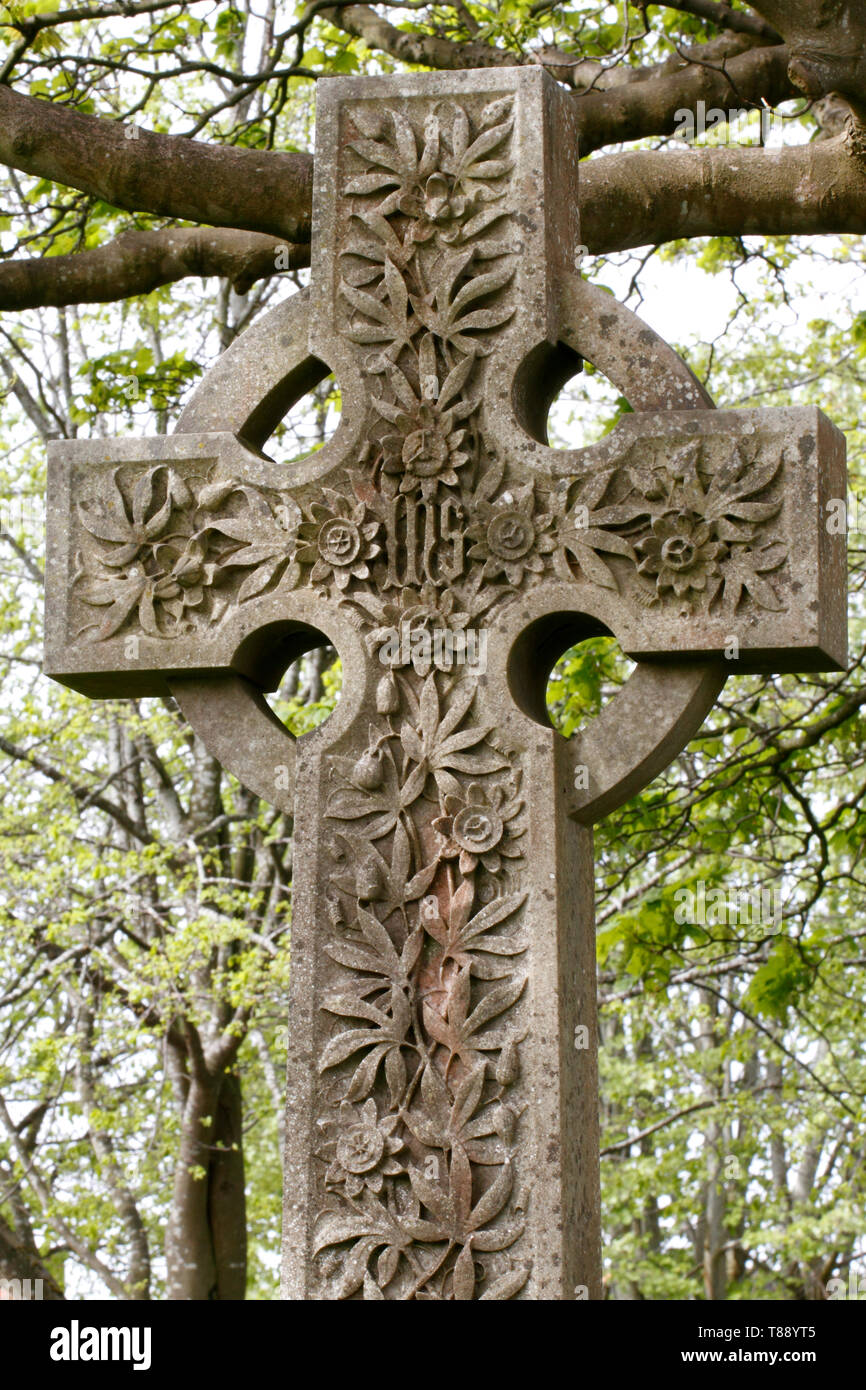 Celtic symbol carving hi-res stock photography and images - Alamy