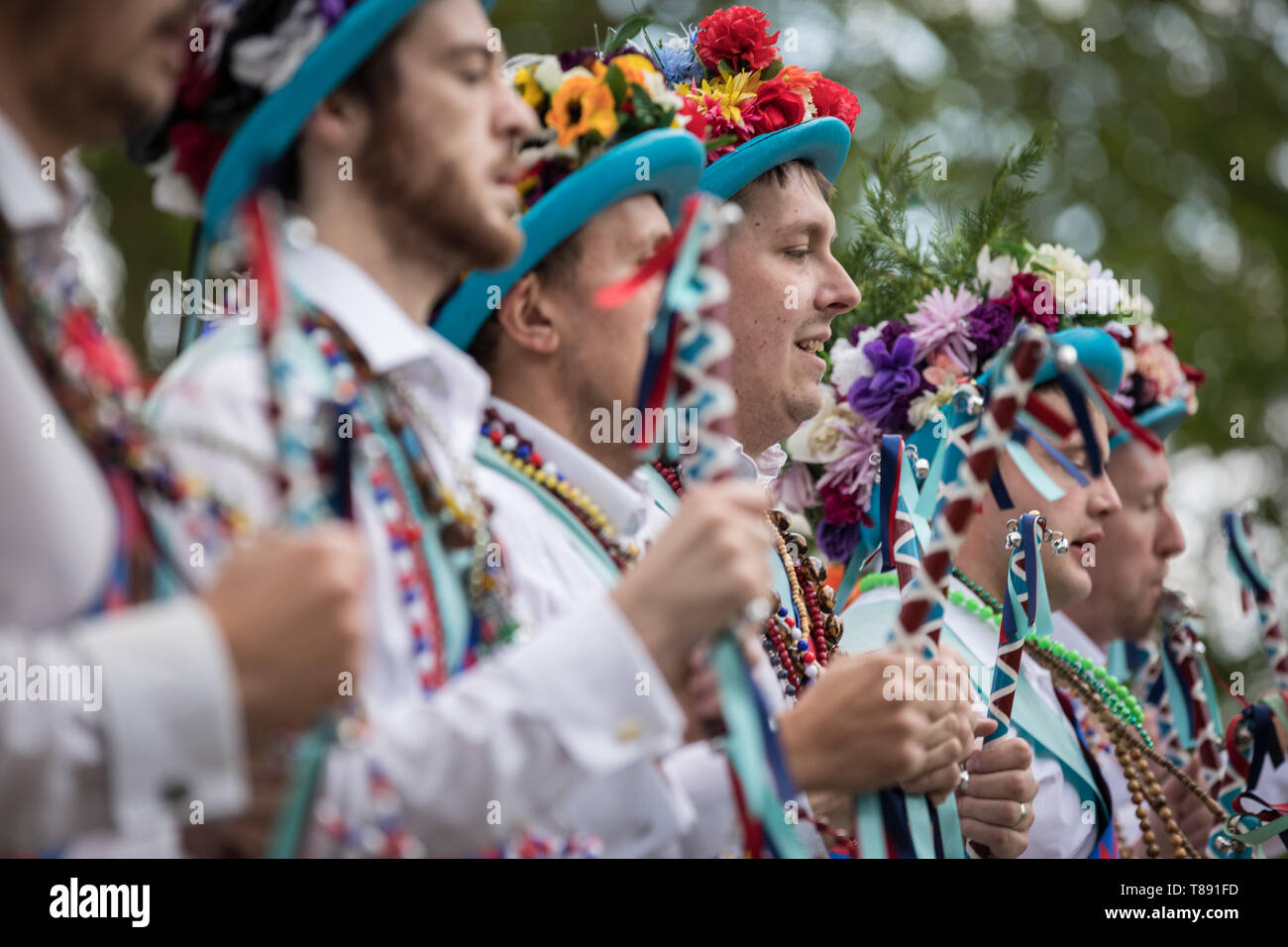 English folk dance hi-res stock photography and images - Alamy