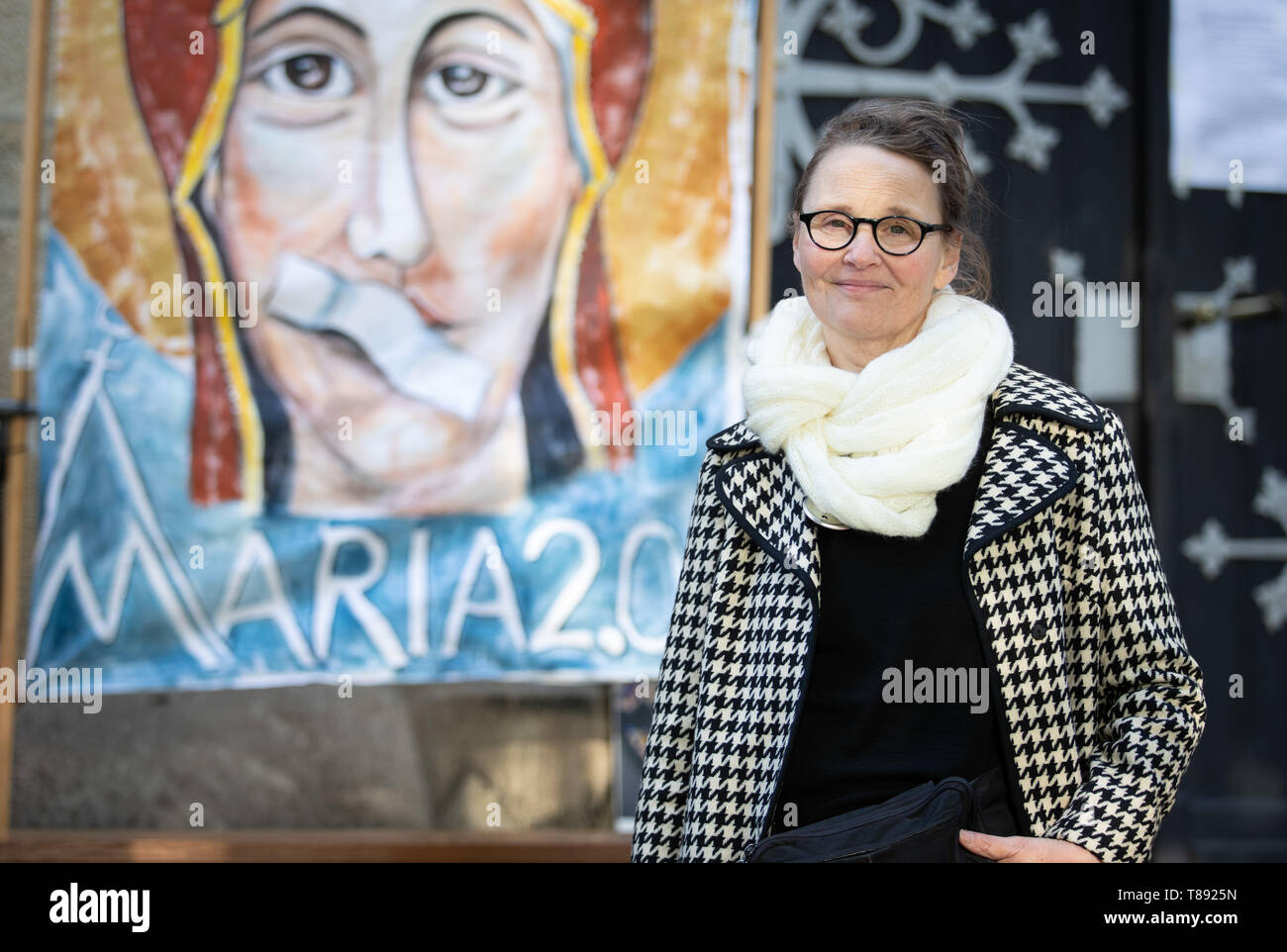 Lisa church hi-res stock photography and images - Alamy