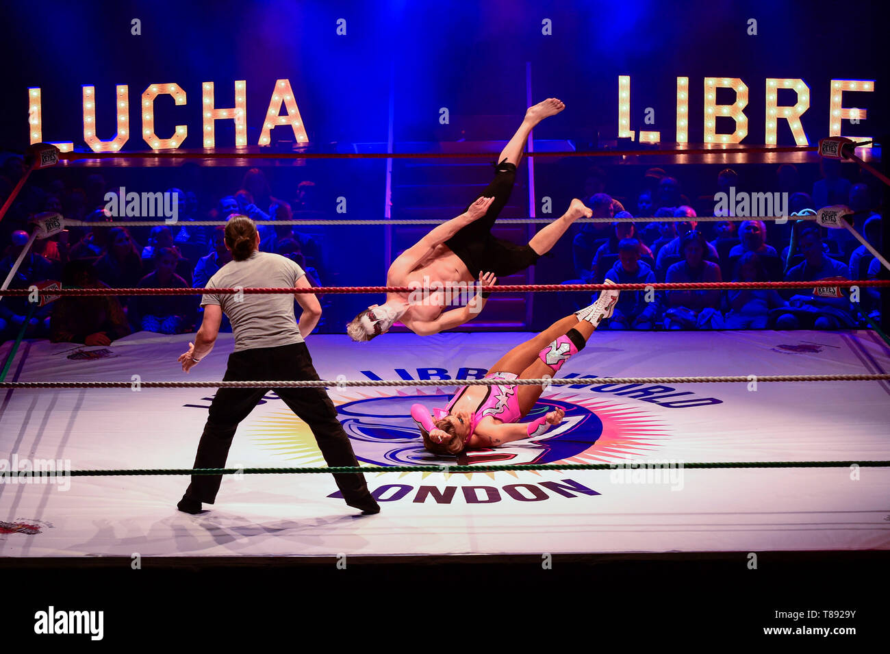 Professional wrestling tag team hi-res stock photography and images - Alamy