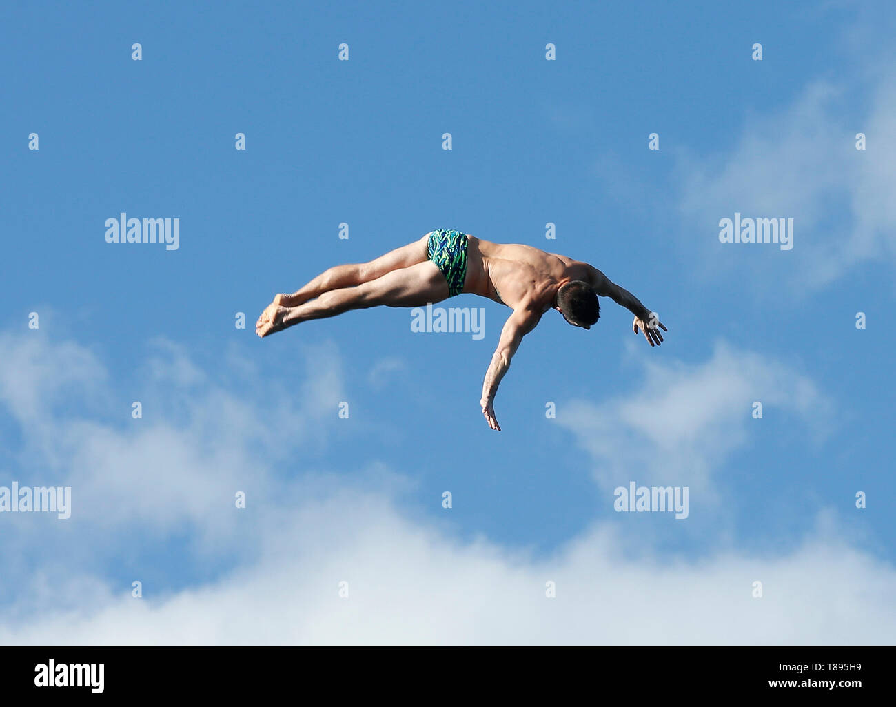 83 diving hi-res stock photography and images - Alamy