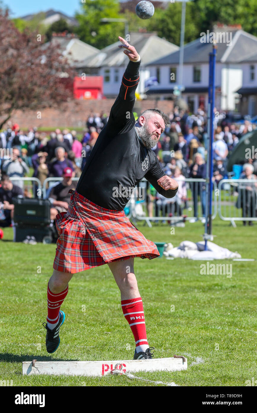 Scottish heavy athletics sport kilt tartan plaid hi-res stock ...