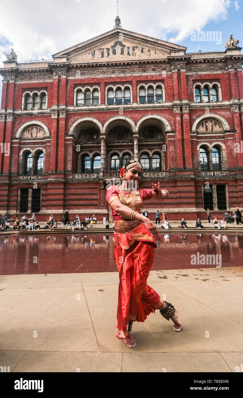 Karakattam hi-res stock photography and images - Alamy