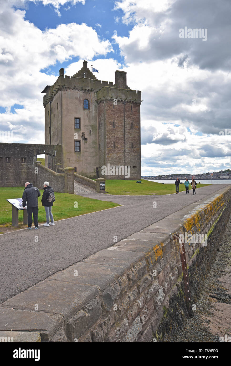 Broughty ferry hi-res stock photography and images - Alamy