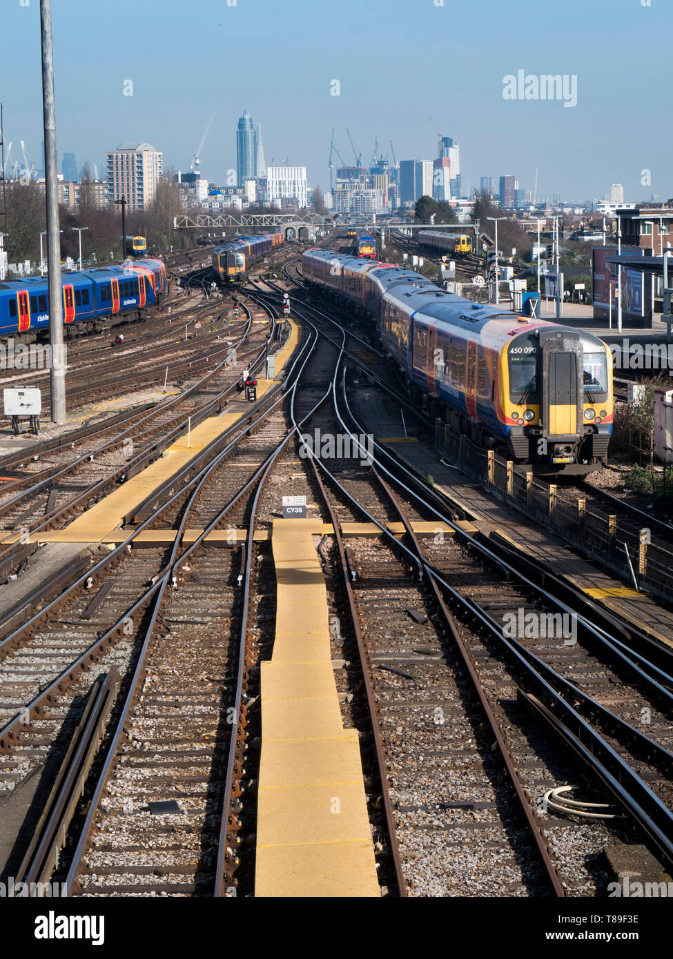 Railway tracks clapham junction railway hi-res stock photography and ...