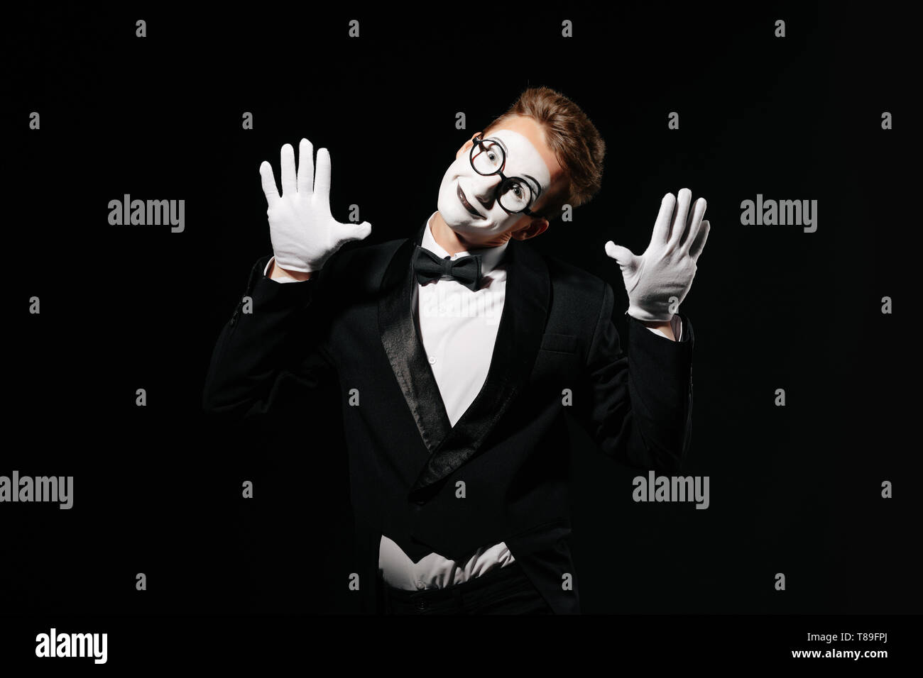 Mime male artist white makeup hi-res stock photography and images - Alamy
