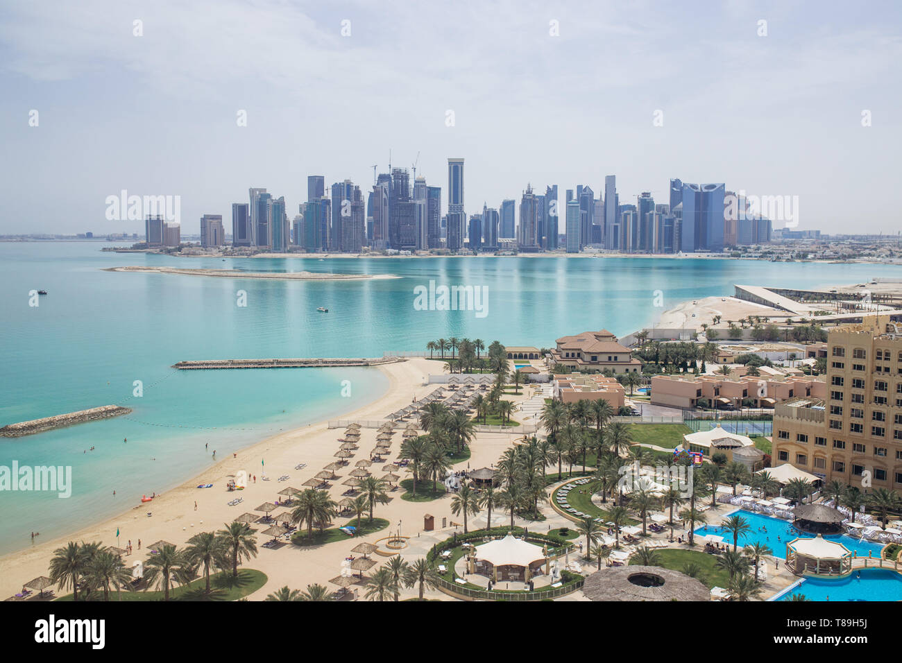 Doha qatar landscape hi-res stock photography and images - Alamy
