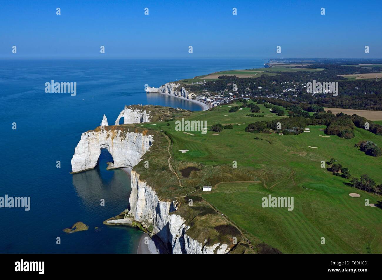 Etretat golf hi-res stock photography and images - Alamy
