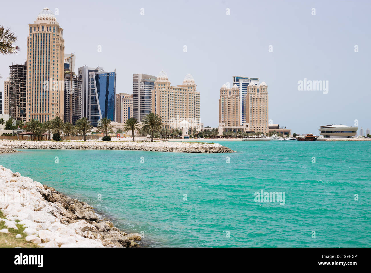 Doha daylight hi-res stock photography and images - Alamy