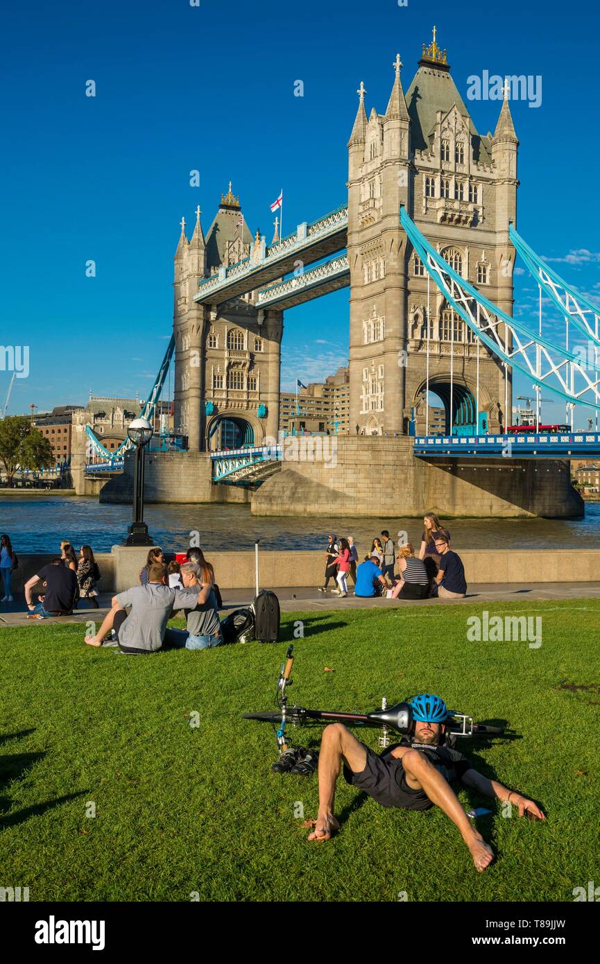 Tower hamlets group hi-res stock photography and images - Alamy