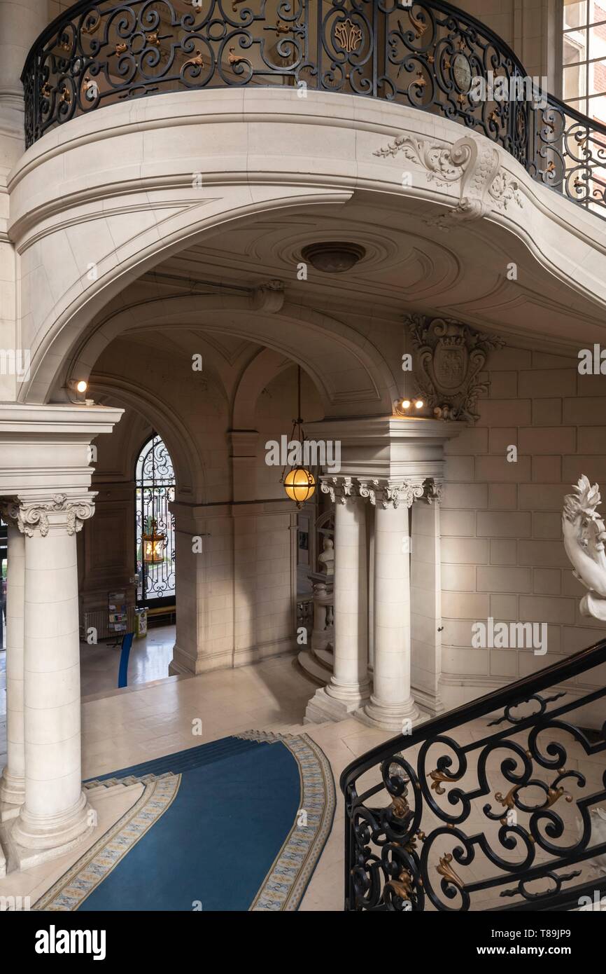 City hall stairs hi-res stock photography and images - Alamy