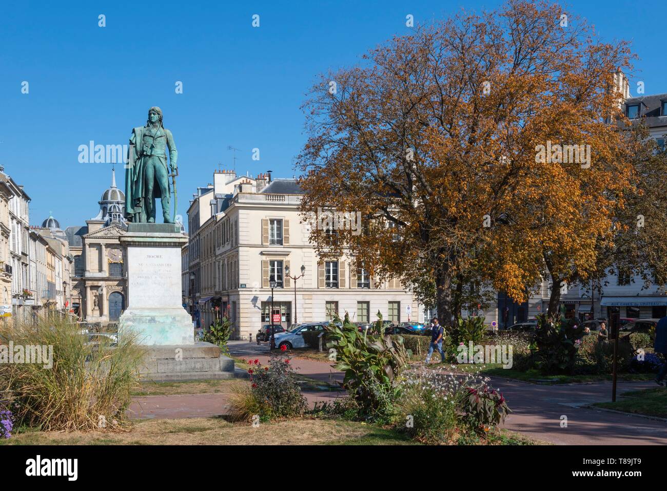 France, Yvelines, Versailles, place Hoche, General Hoche statue Stock ...