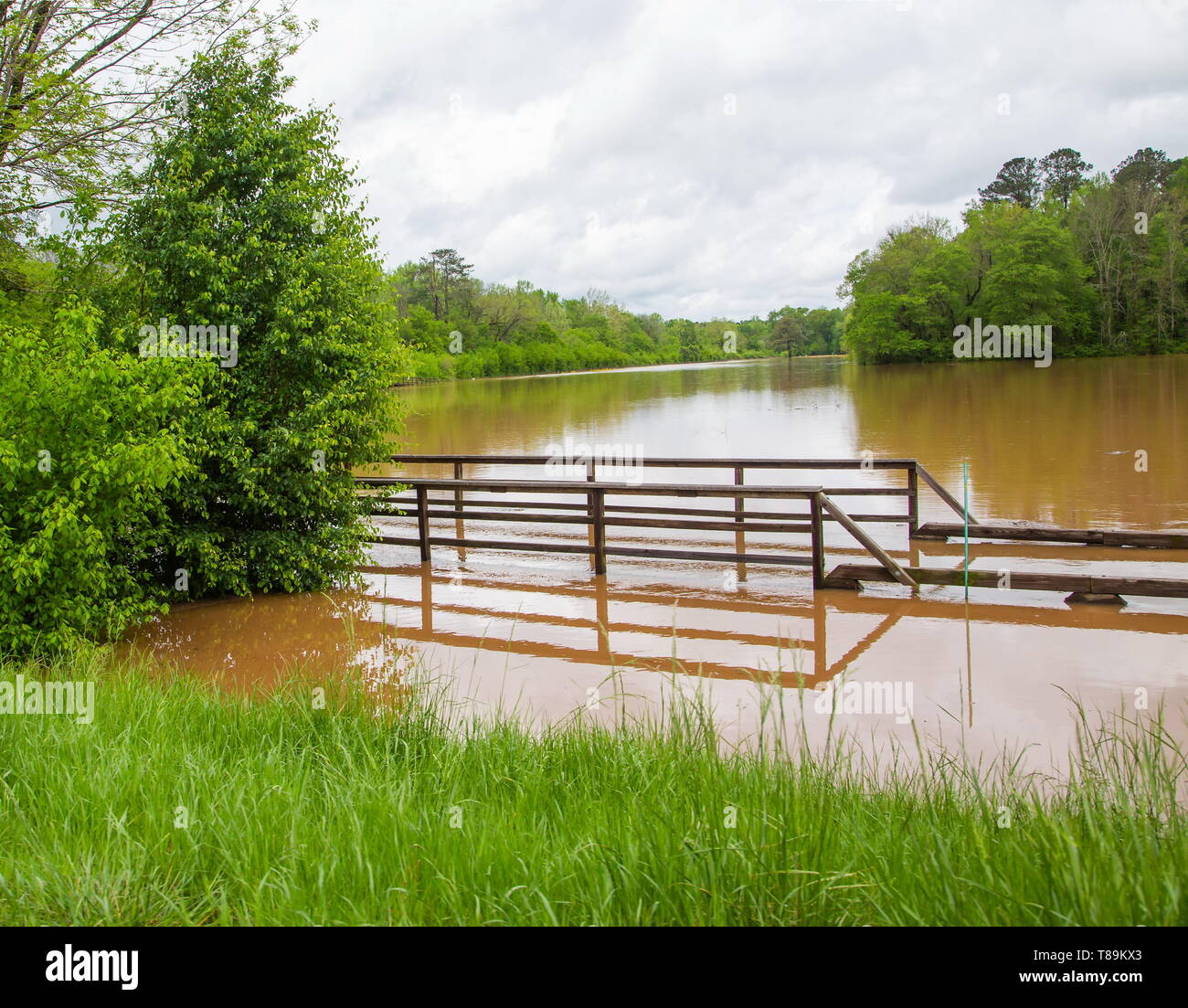 Flooded walkway hi-res stock photography and images - Alamy