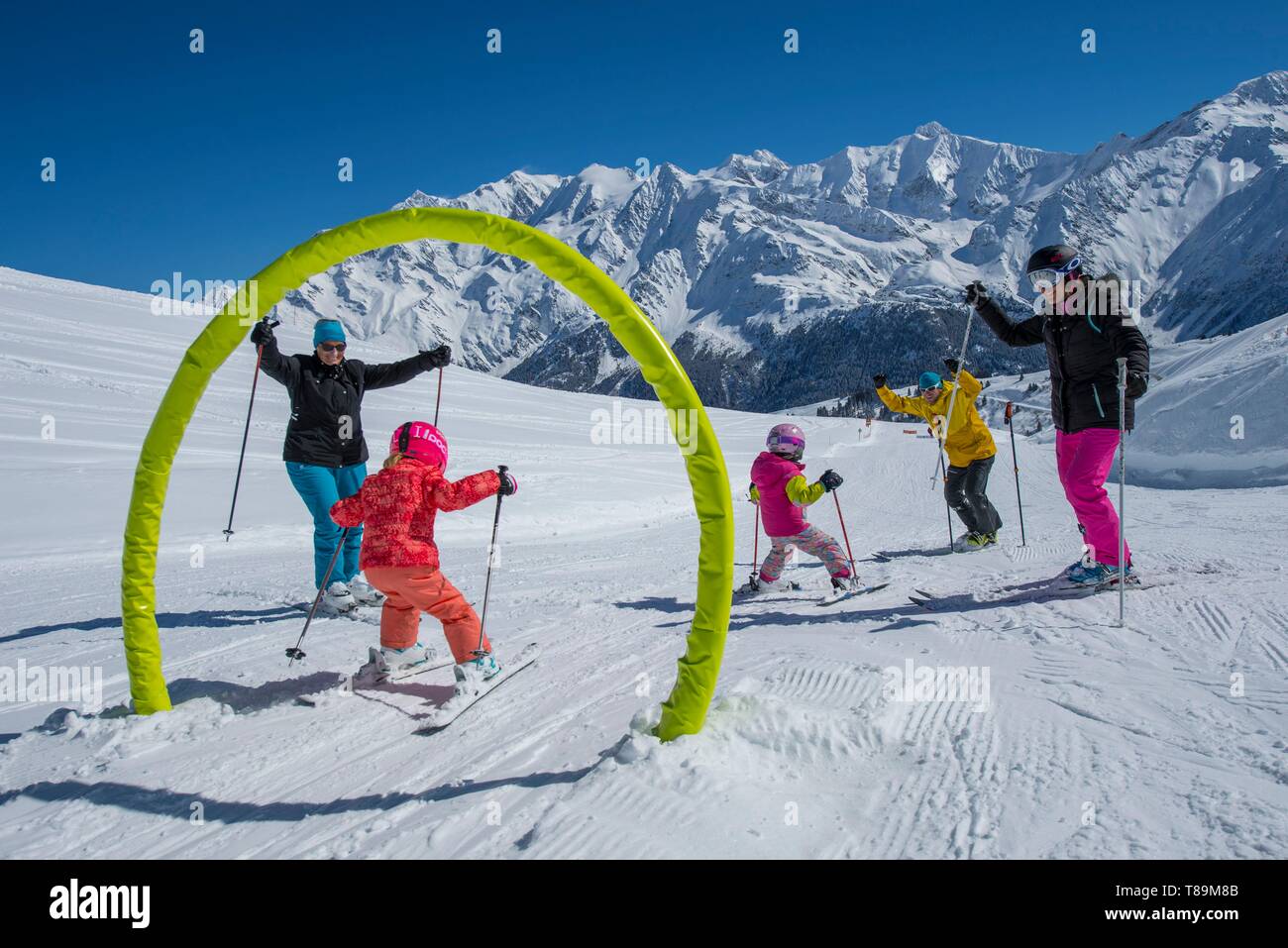 Les contamines france family hi-res stock photography and images - Alamy