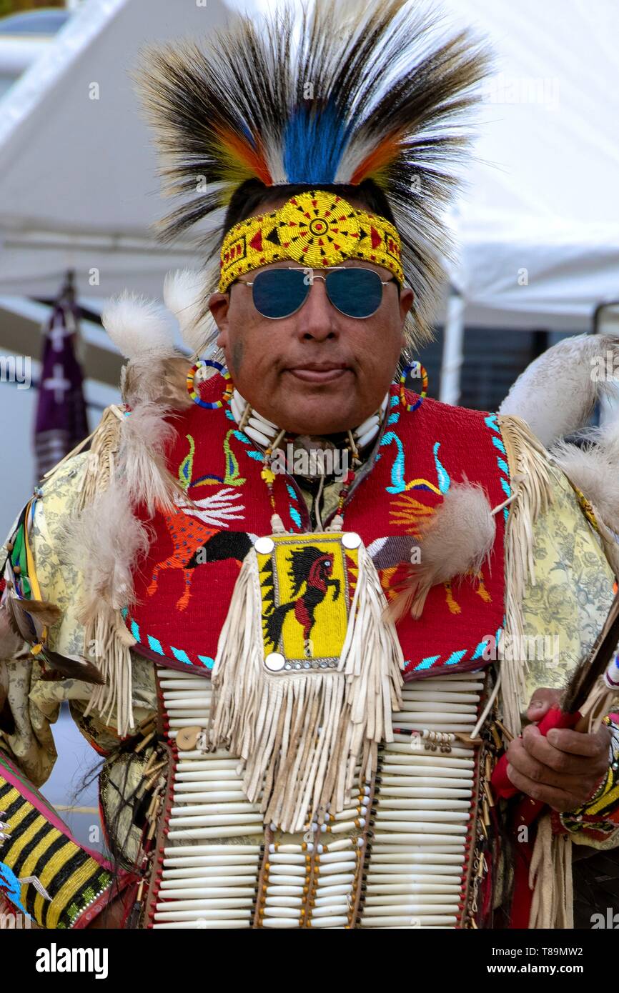 Sioux outfit hi-res stock photography and images - Alamy