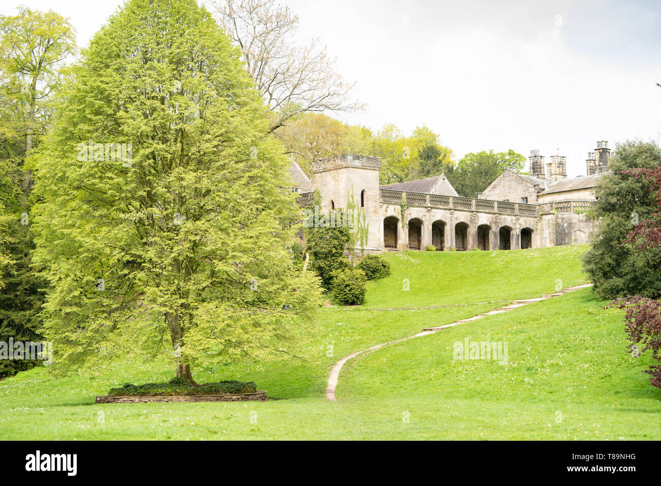 Ilam hall derbyshire hi-res stock photography and images - Alamy