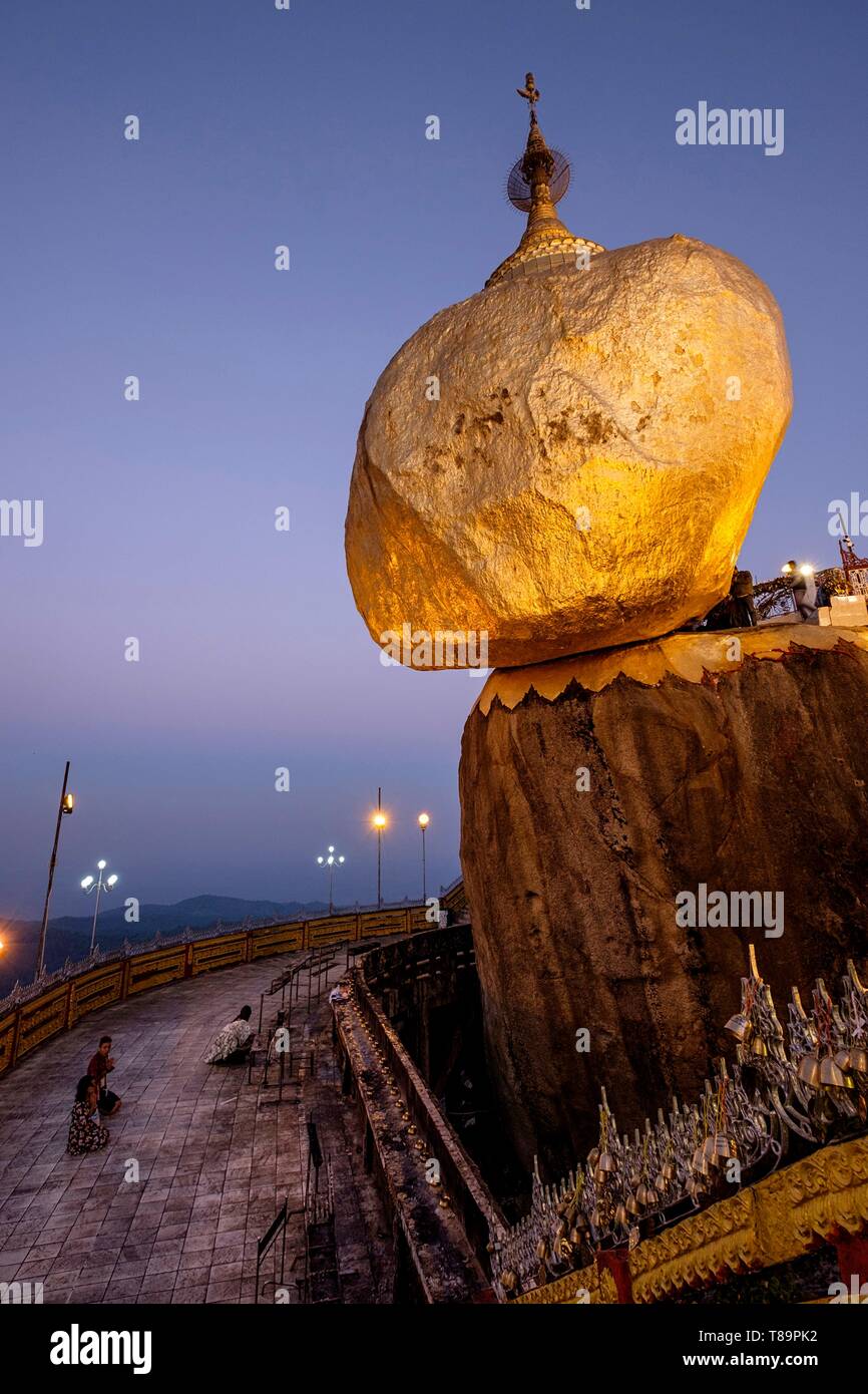 Myanmar, Môn State, Kyaik-Hti-Yo, the Golden Rock, third holy burmese ...