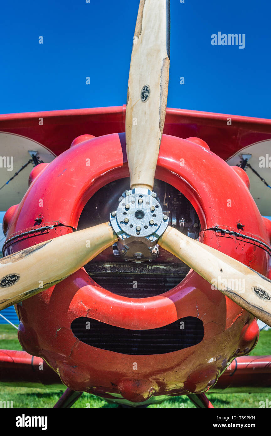 Red biplane propeller hi-res stock photography and images - Alamy