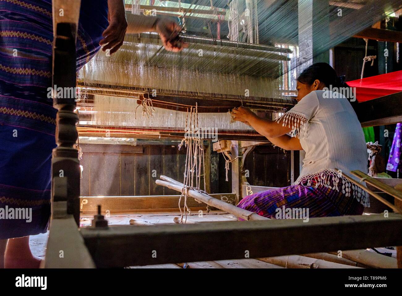 Longi myanmar hi-res stock photography and images - Alamy