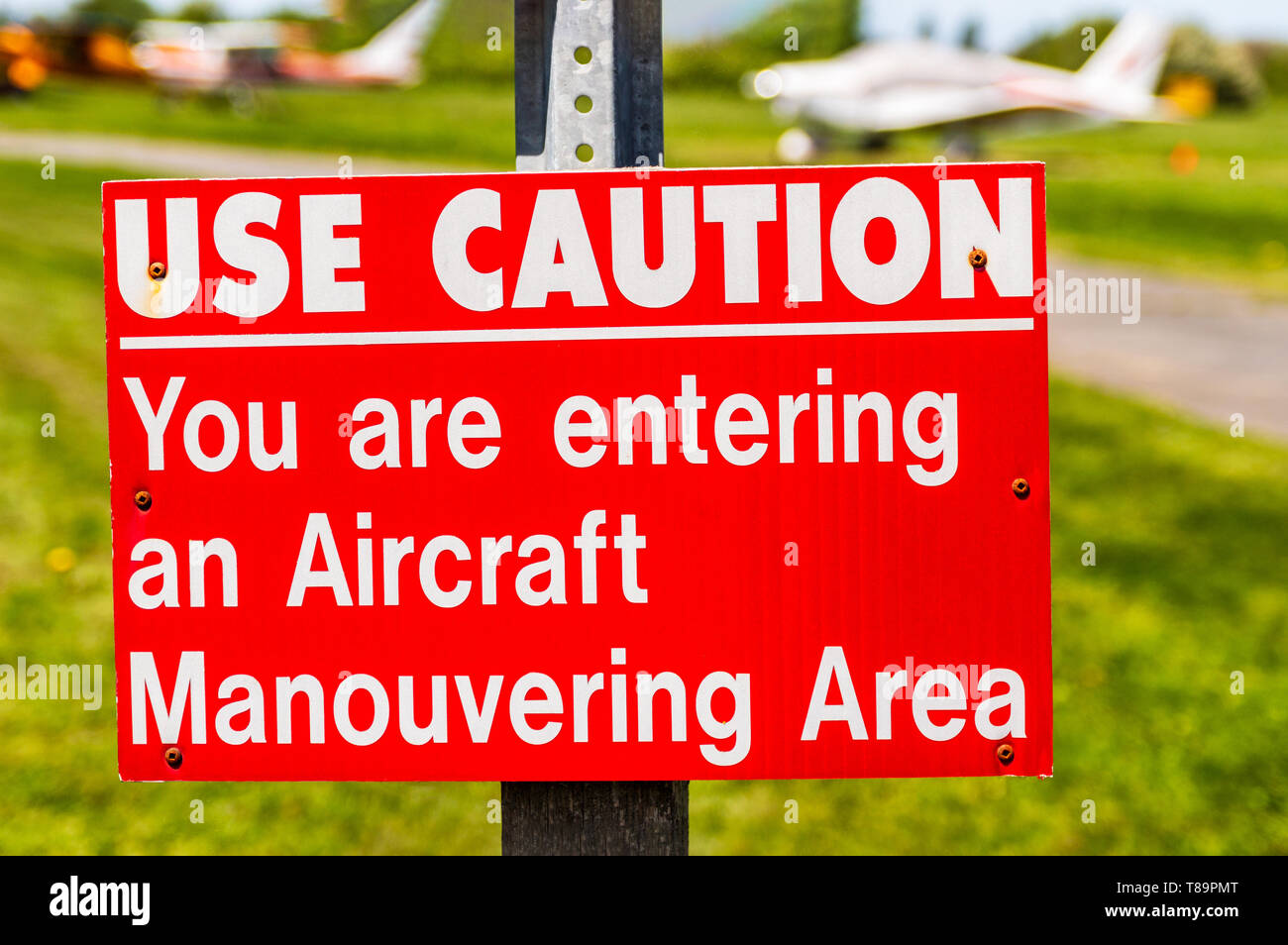 Airport restricted area warning sign hi-res stock photography and ...