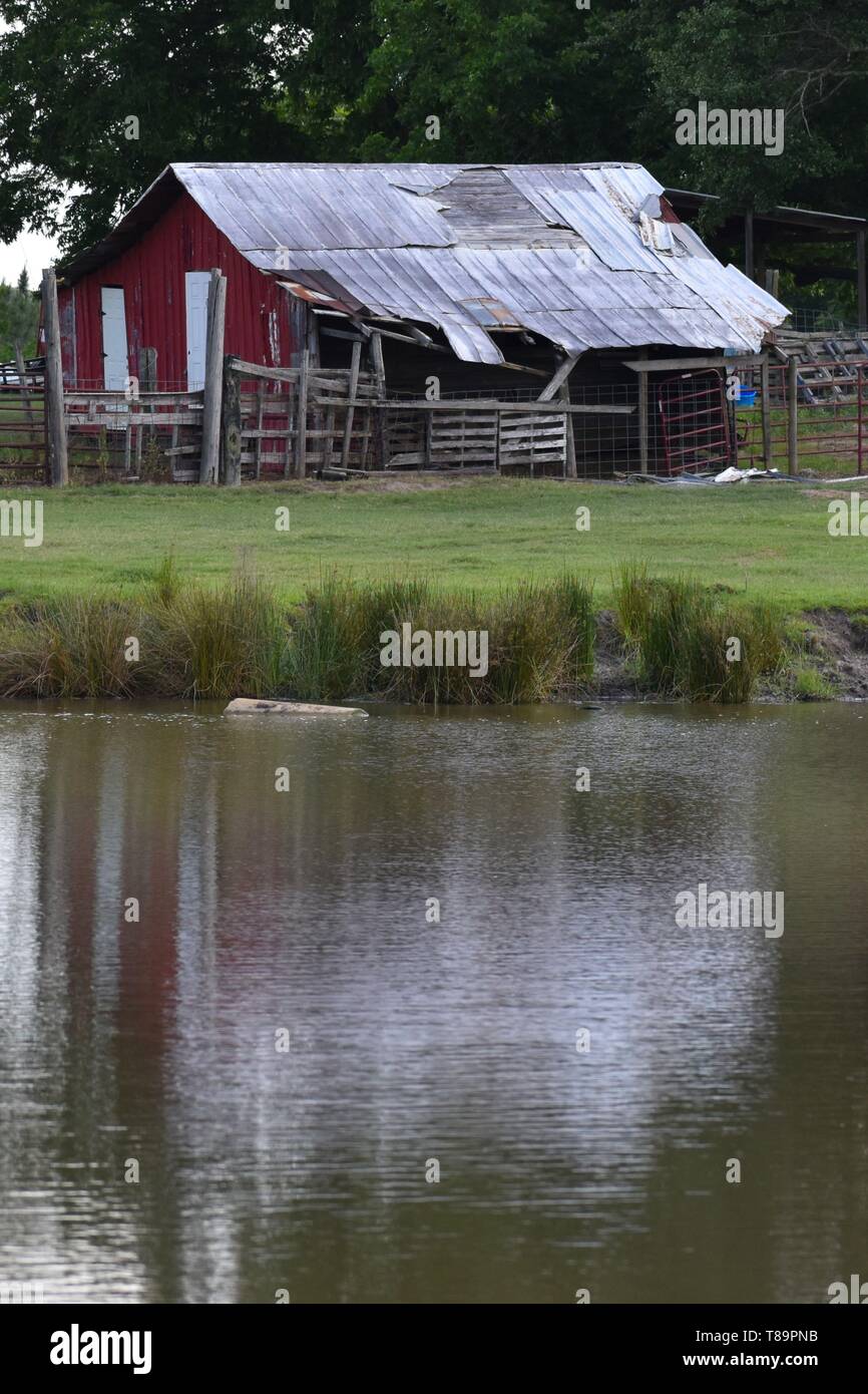 Mirror lake ranch hi-res stock photography and images - Alamy