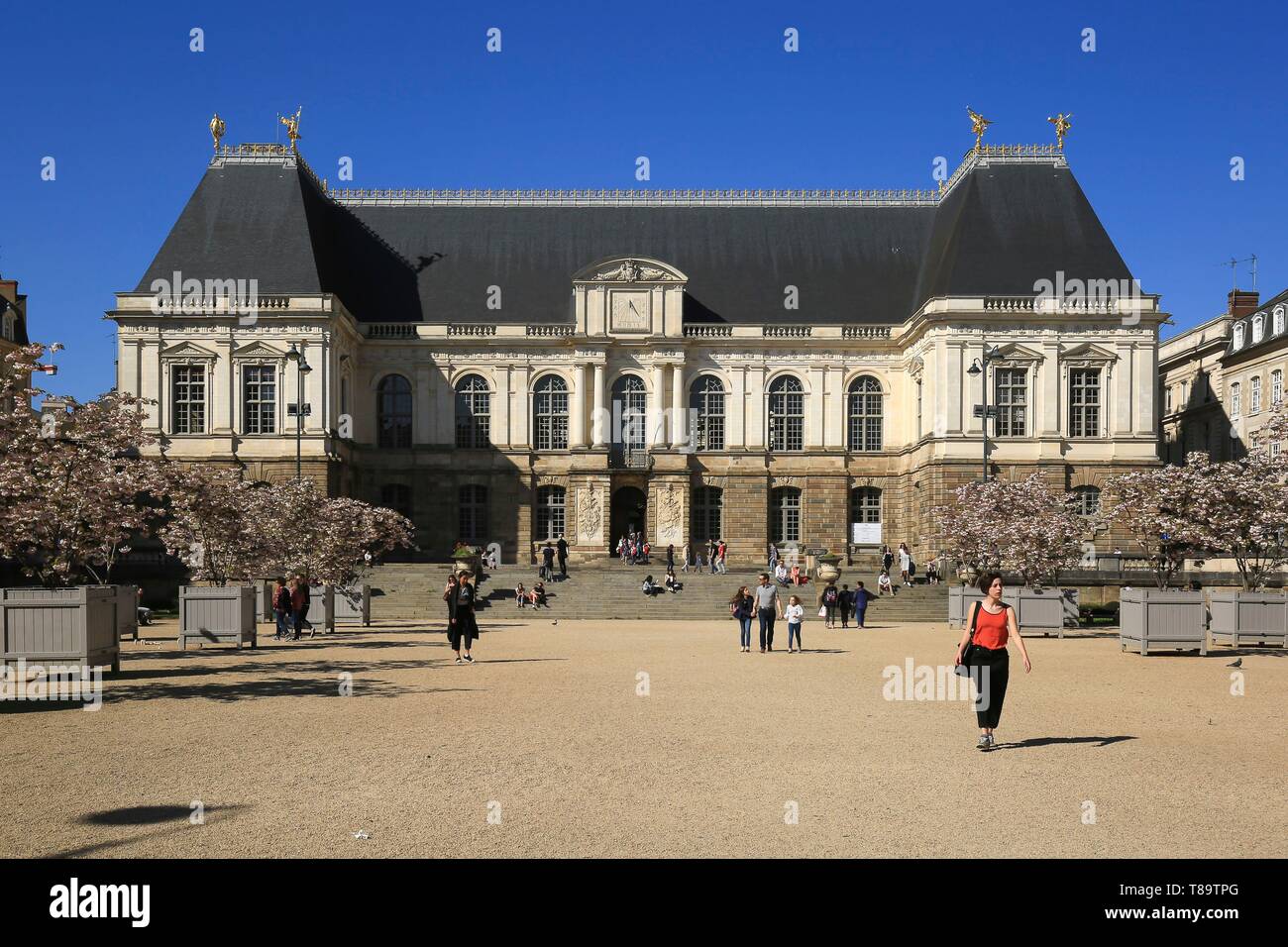 French classical architecture hi-res stock photography and images - Alamy