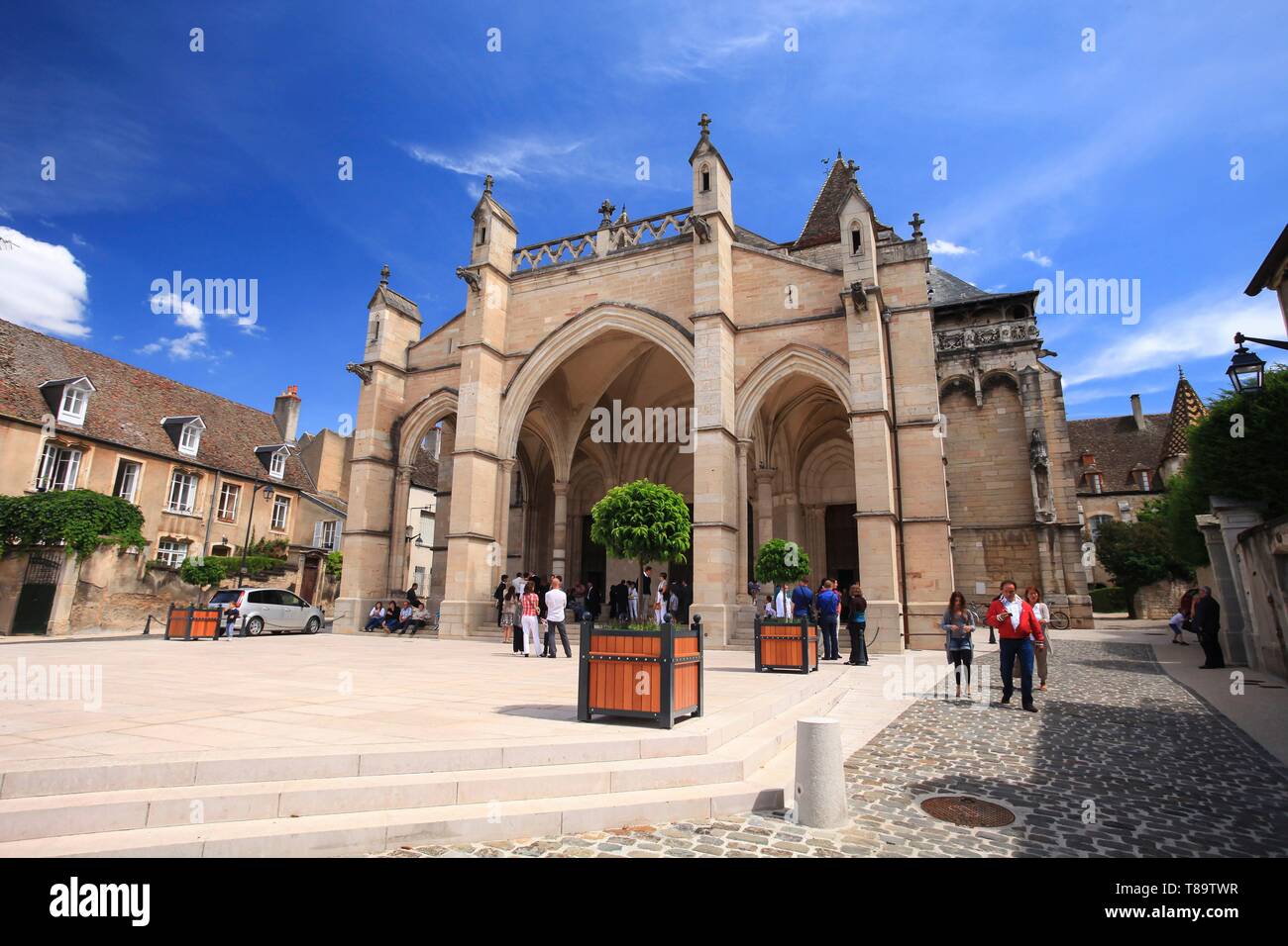 Notre dame de beaune hi-res stock photography and images - Alamy