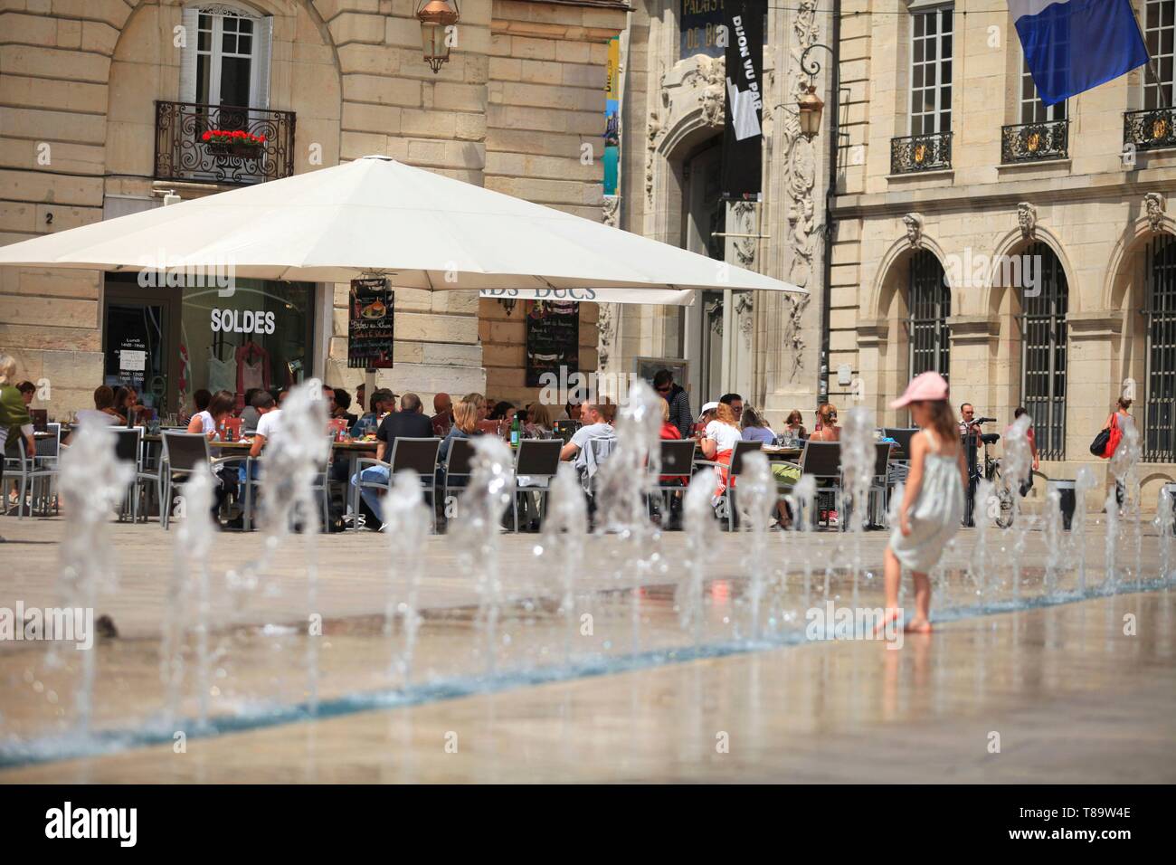 Dijon cafe hi-res stock photography and images - Alamy