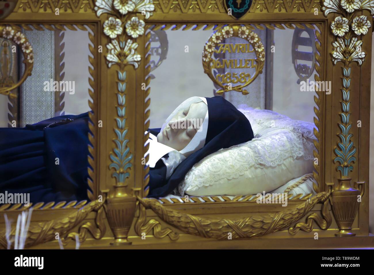 France, Nievre, the relics of Bernadette Soubirous in Nevers Stock ...