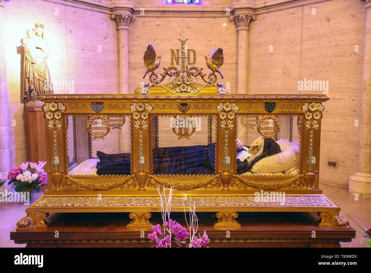 France, Nievre, the relics of Bernadette Soubirous in Nevers Stock ...