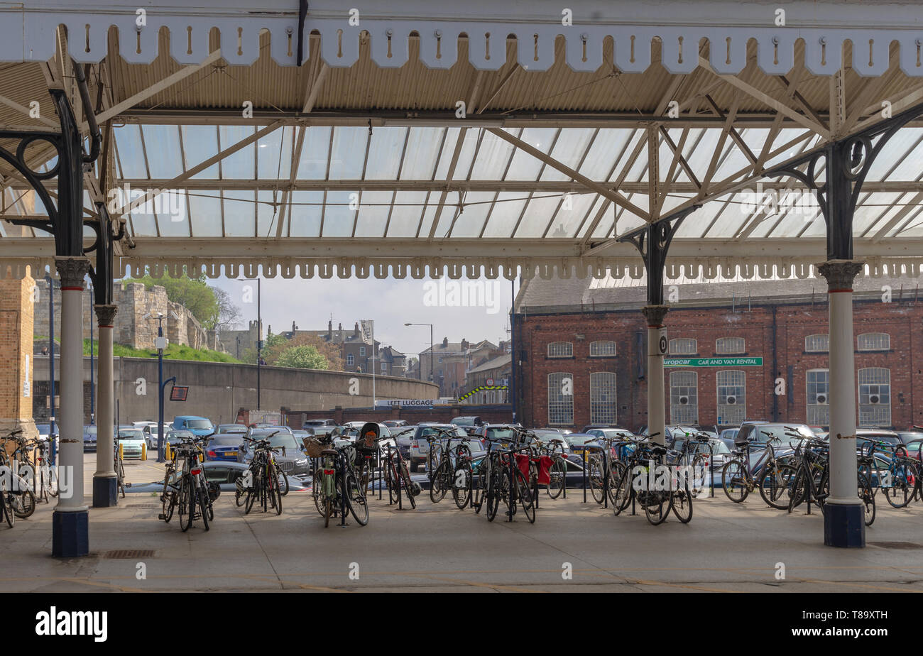 York railway station platform under an elaborate 19th Century canopy ...