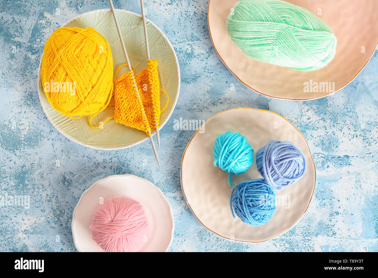 Woven Plates High Resolution Stock Photography and Images - Alamy