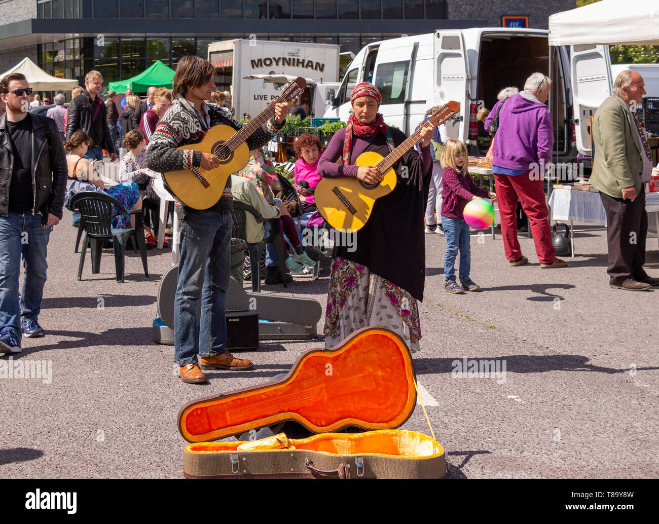 Musician male hi-res stock photography and images - Alamy