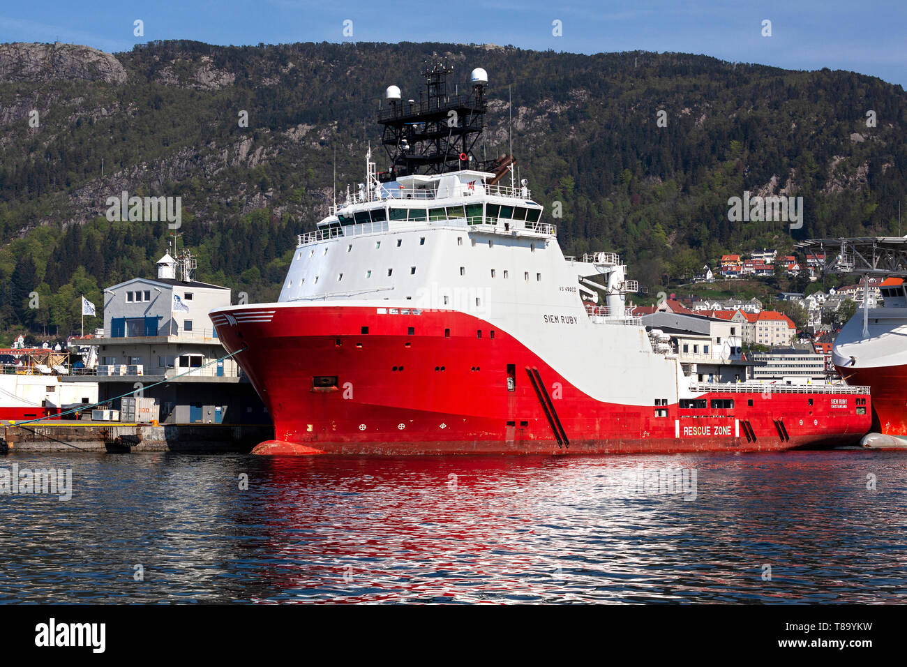 Offshore AHTS anchor handling tug supply vessel Siem Ruby in the port ...