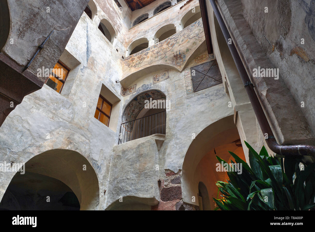 Schloss forte hi-res stock photography and images - Alamy