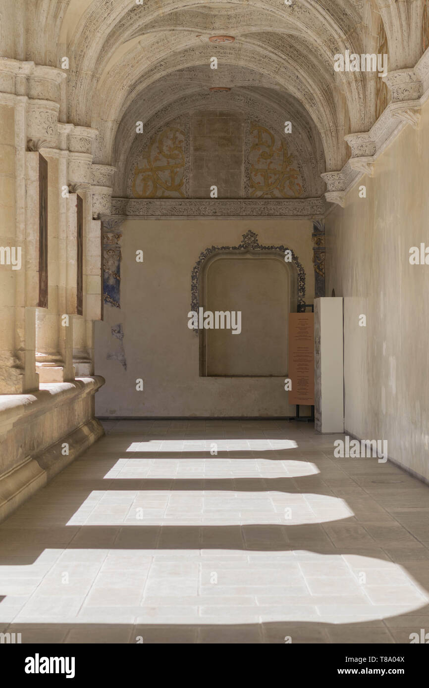 Arched ceilings hi-res stock photography and images - Alamy