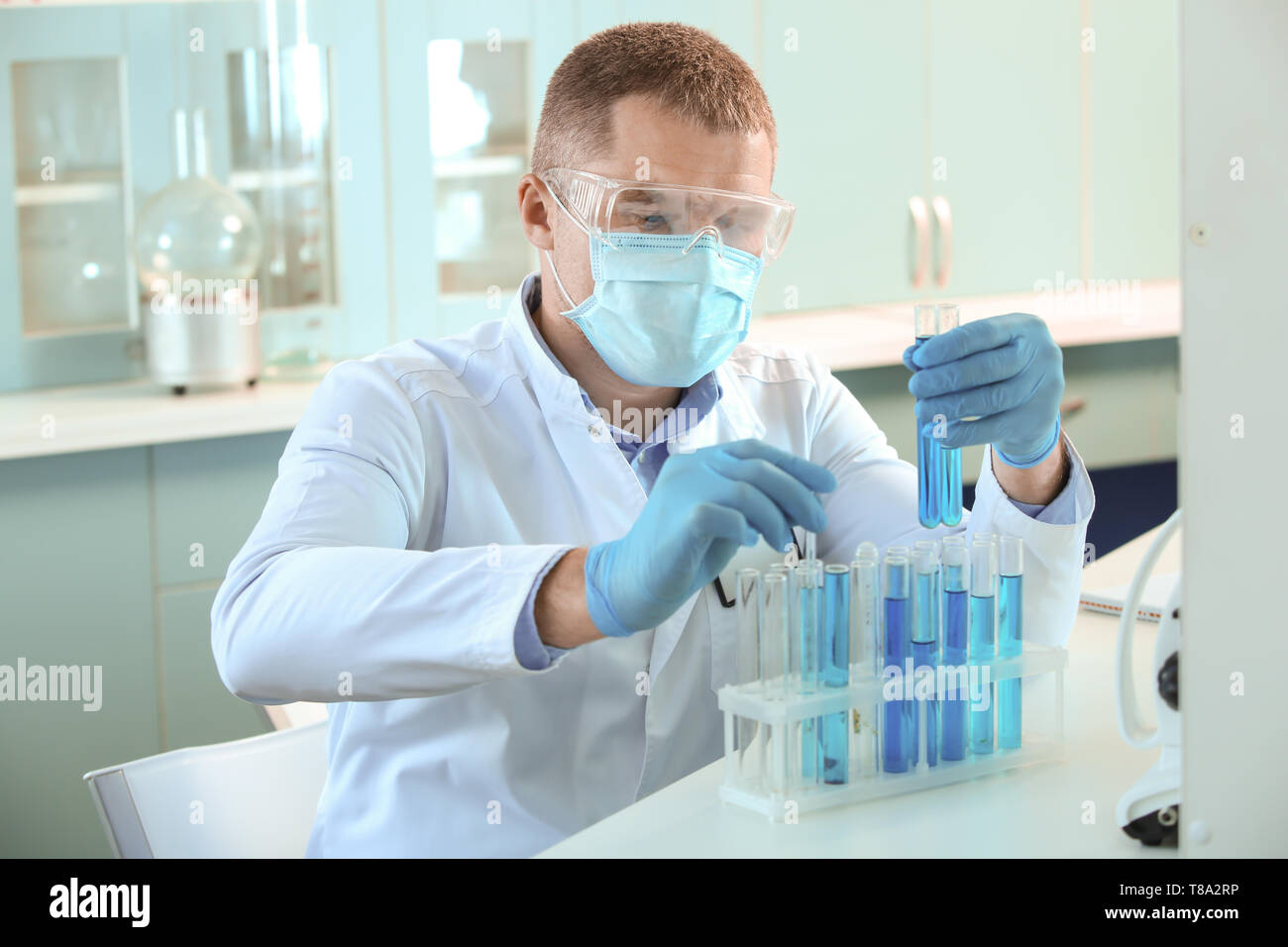 Working test tubes in laboratory hi-res stock photography and images ...
