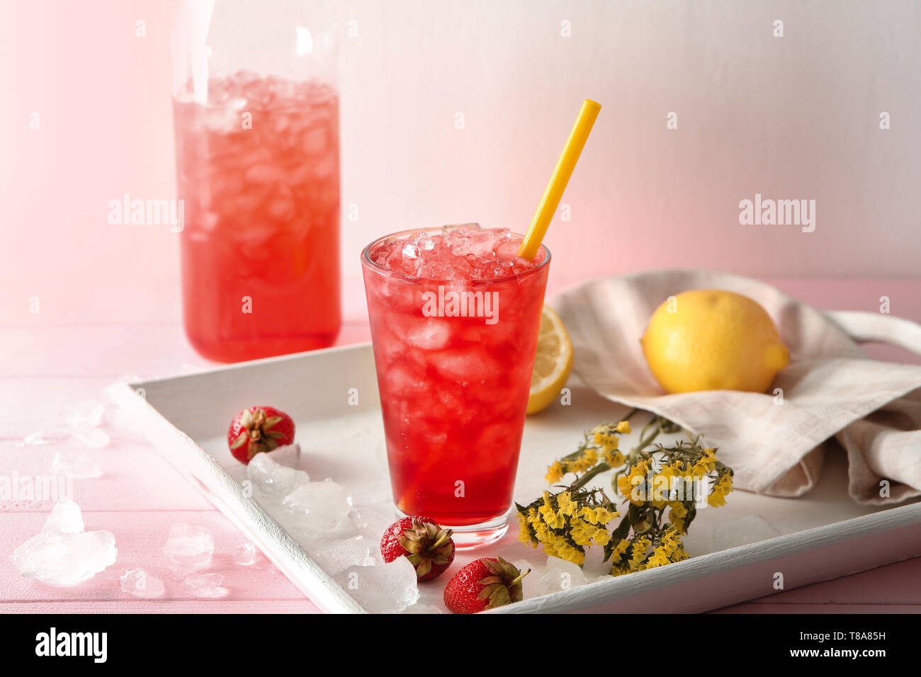 Lemonade on tray hi-res stock photography and images - Alamy