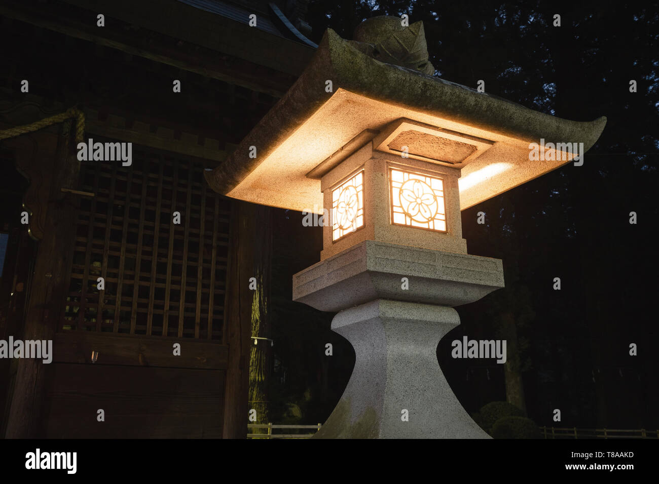Lantern at japanese shrine hi-res stock photography and images - Alamy