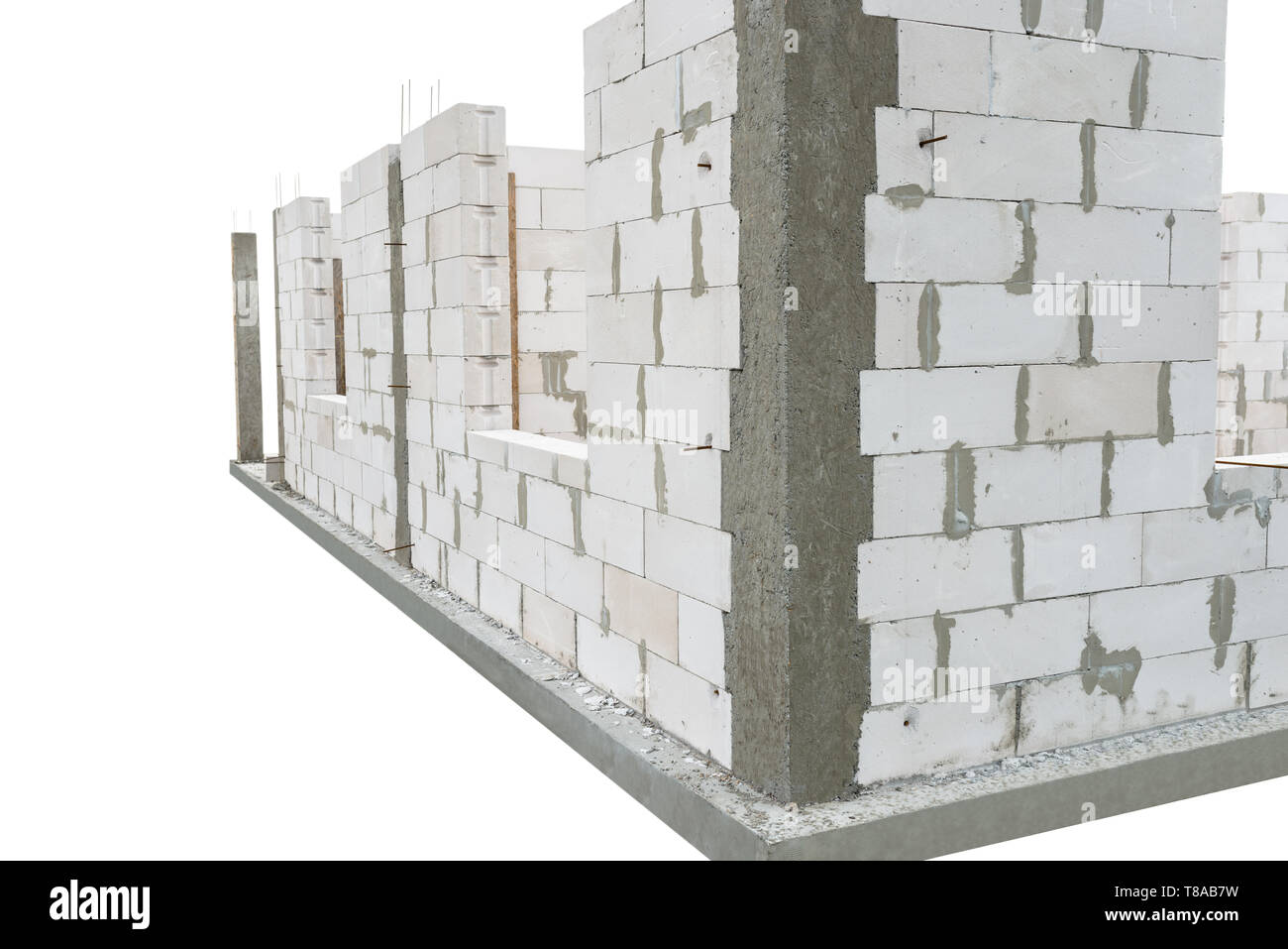 The walls of a house built of white brick with reinforced concrete ...