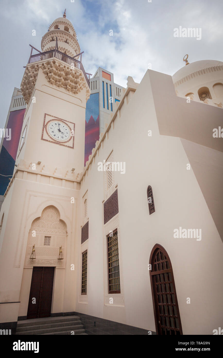 Manama skyline mosque hi-res stock photography and images - Alamy