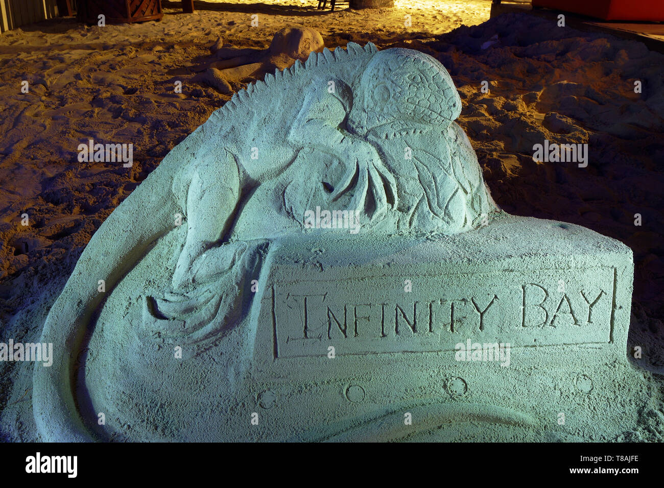 Sand Sculpture at Infinity Bay Resort, Roatan, Honduras Stock Photo - Alamy