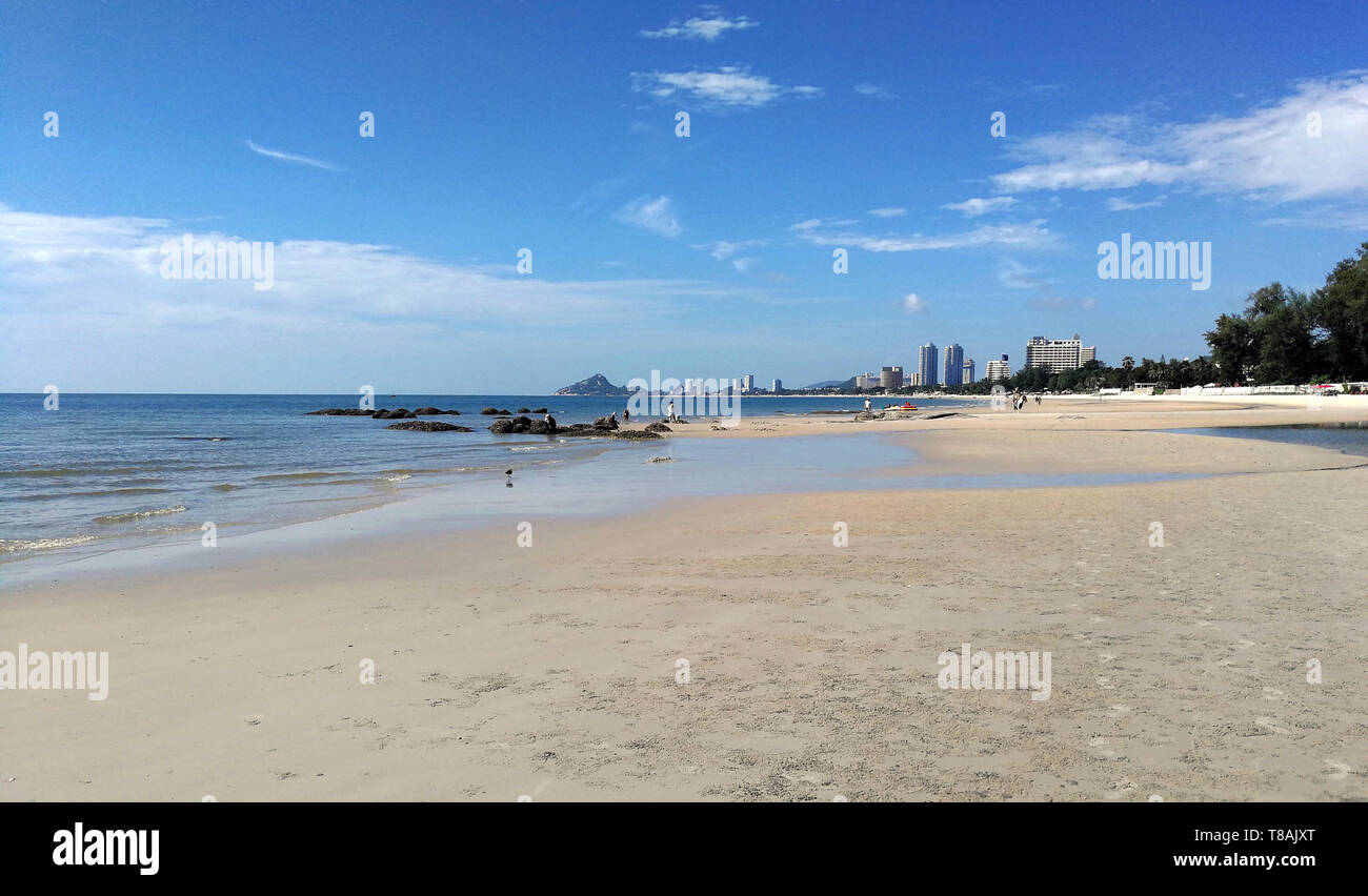 Tropical beach, summer sea sunny sky background Stock Photo - Alamy