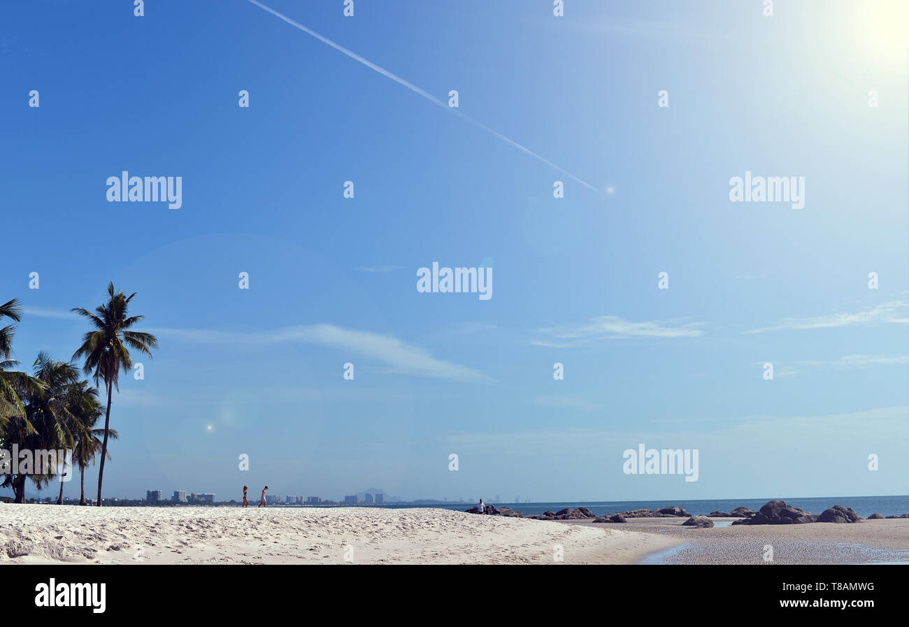 Tropical beach, summer sea sunny sky background Stock Photo - Alamy