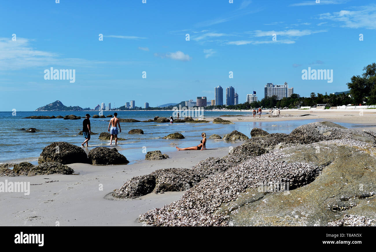 Tropical beach, summer sea sunny sky background Stock Photo - Alamy