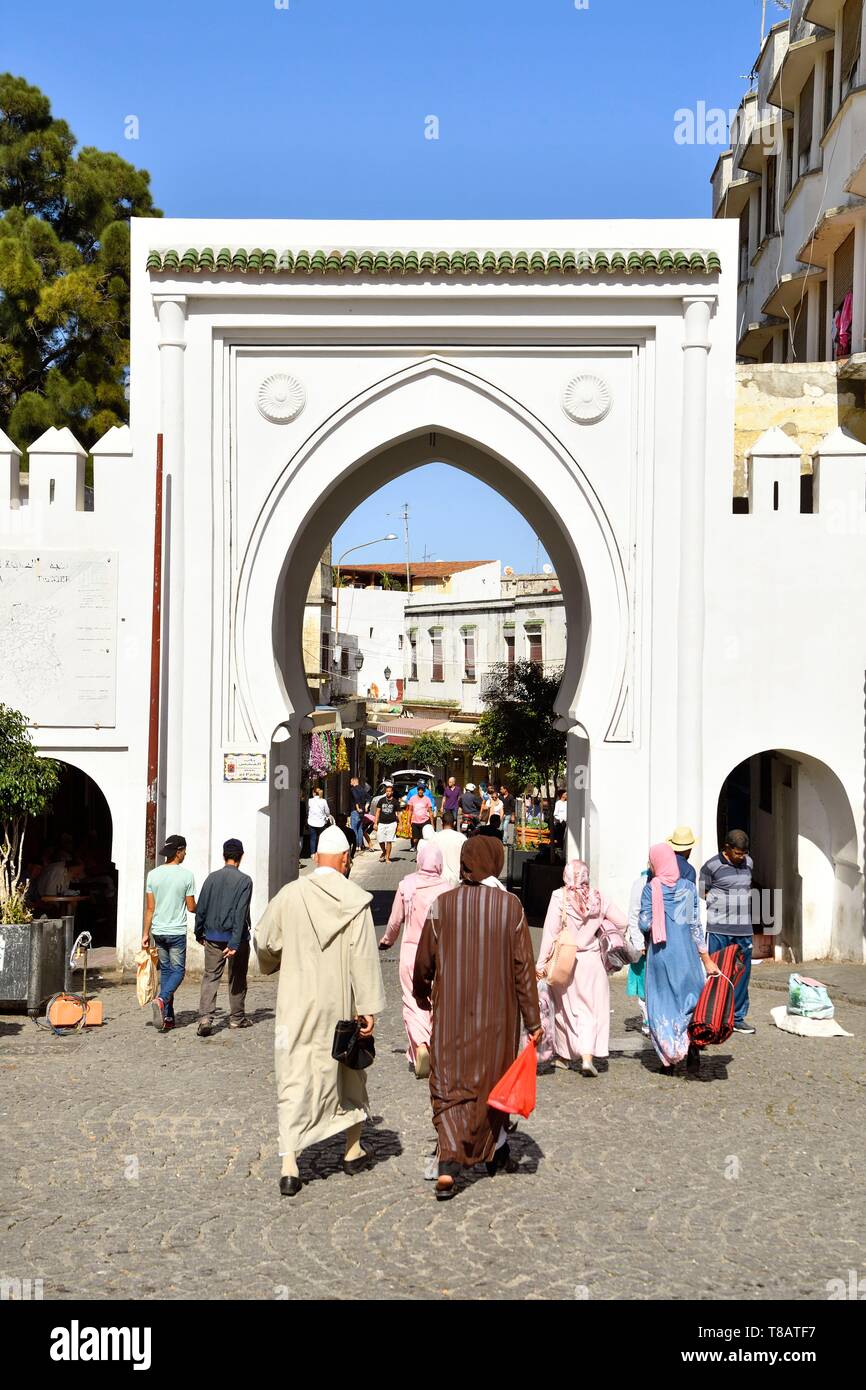 Man medina door hi-res stock photography and images - Alamy